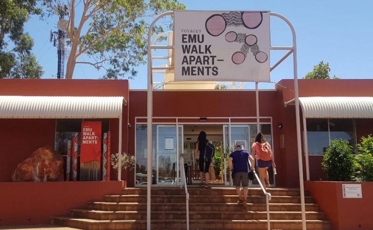 A Detailed Guide to Choosing Accommodation in ULURU 2025 | Australia ...